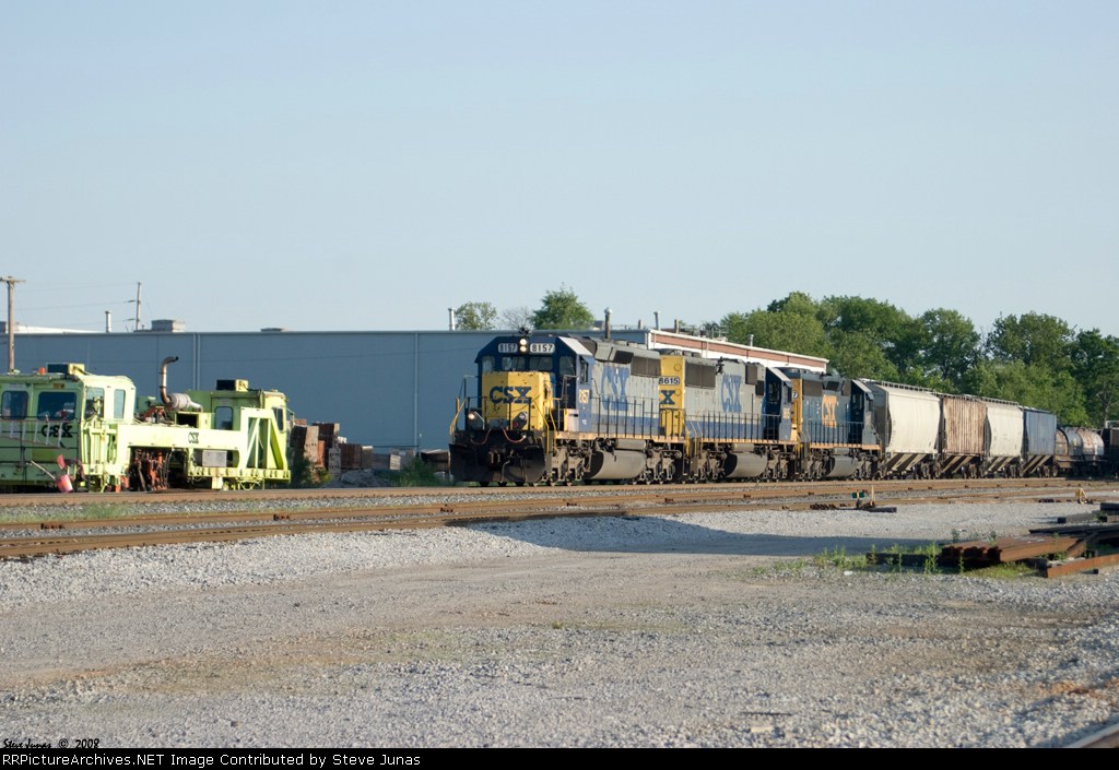 CSX 8157,8615,8117